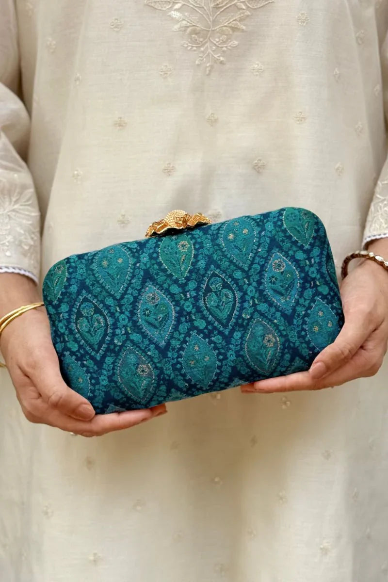 Buy AMYRA Neer pashmina cashmere clutch - Blue online - The AMYRA Store