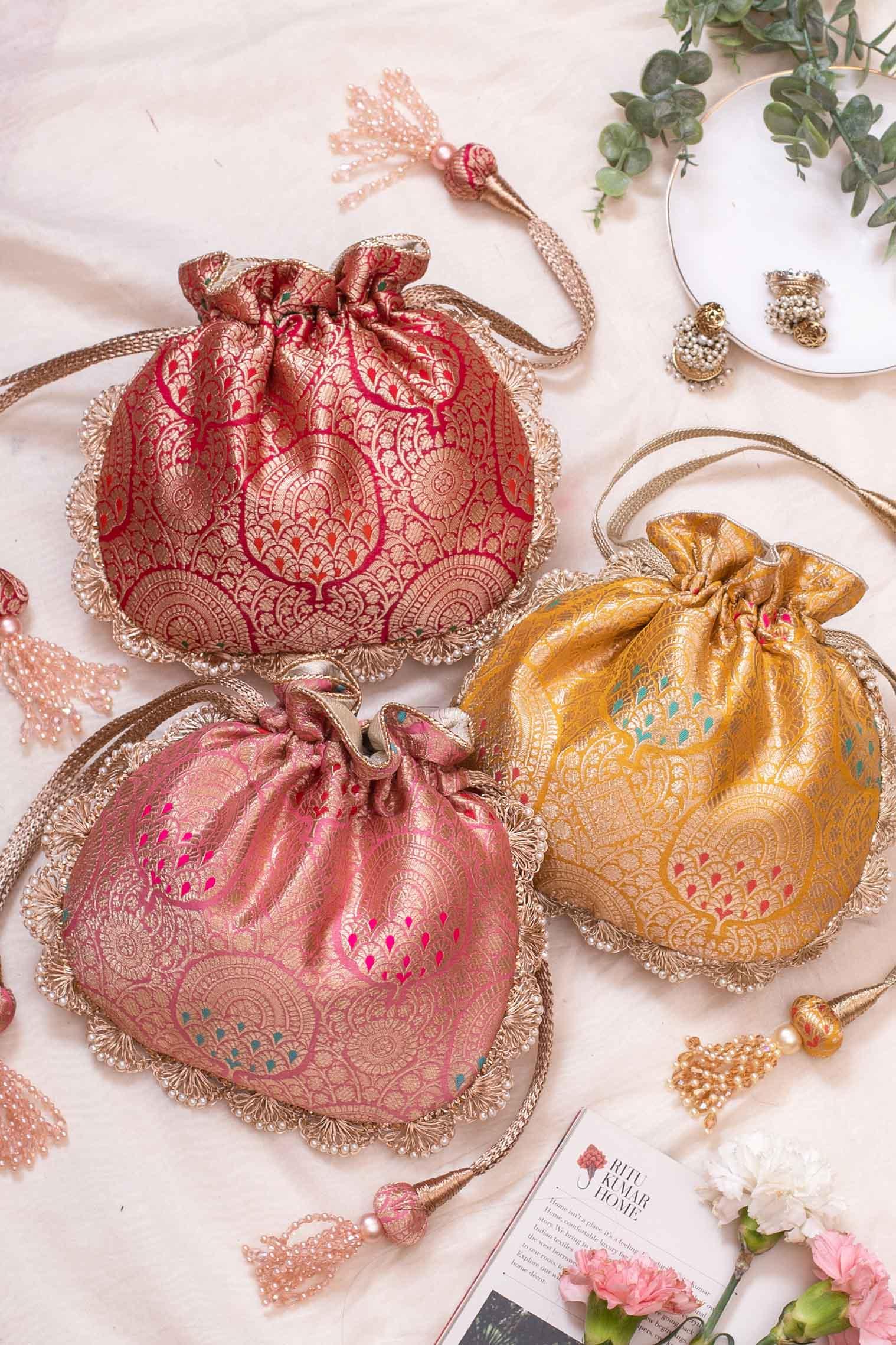 Buy AMYRA Kashi Set Of 12 Wedding Favors online - The AMYRA Store