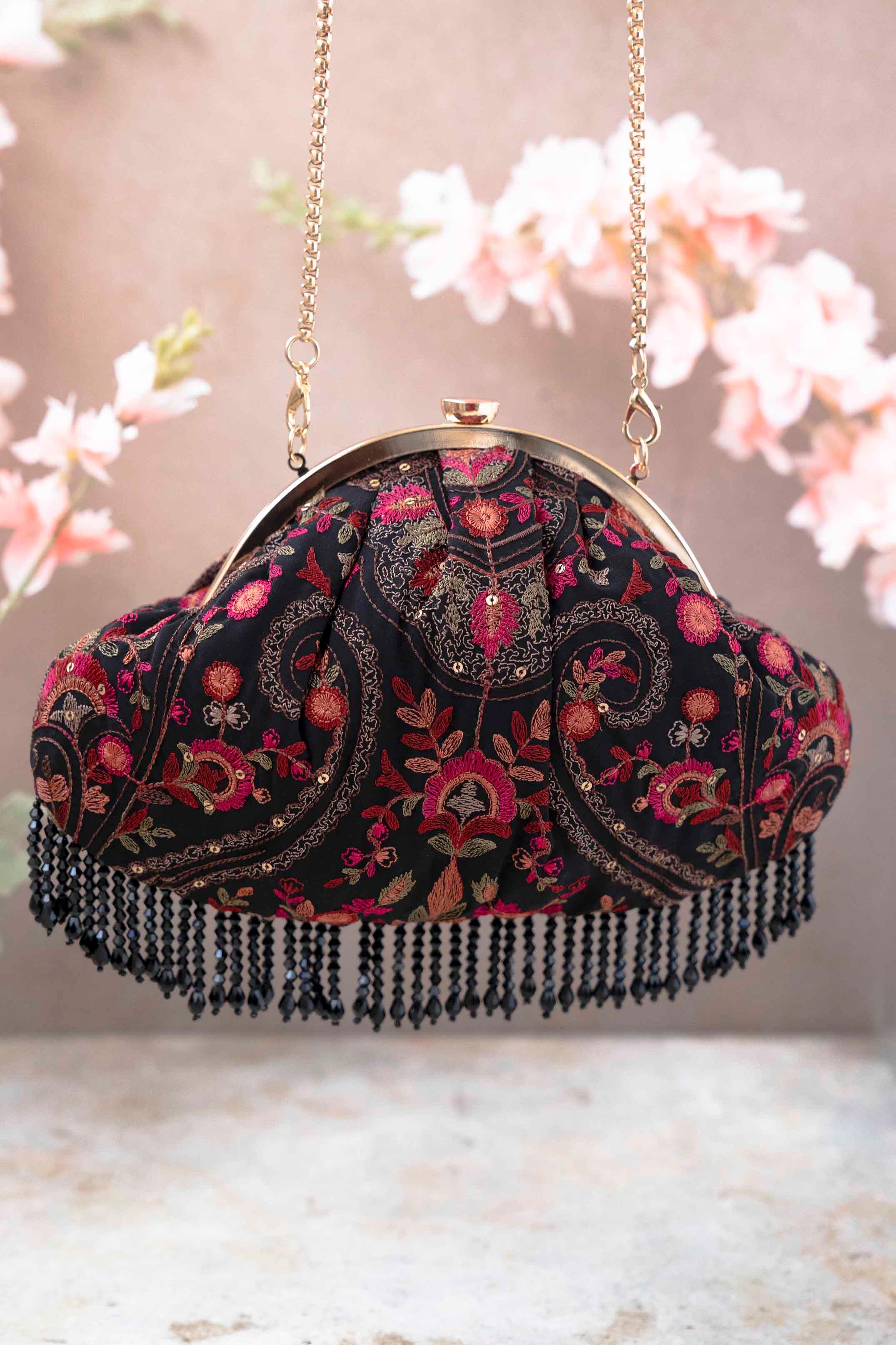 Buy AMYRA Rumi Vintage Purse - Black Online in India - The AMYRA Store